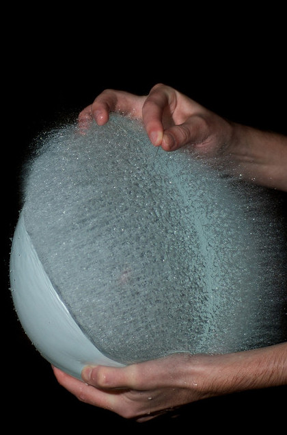 Randomnies: Amazing bursting baloons photography by Edward Horsford
