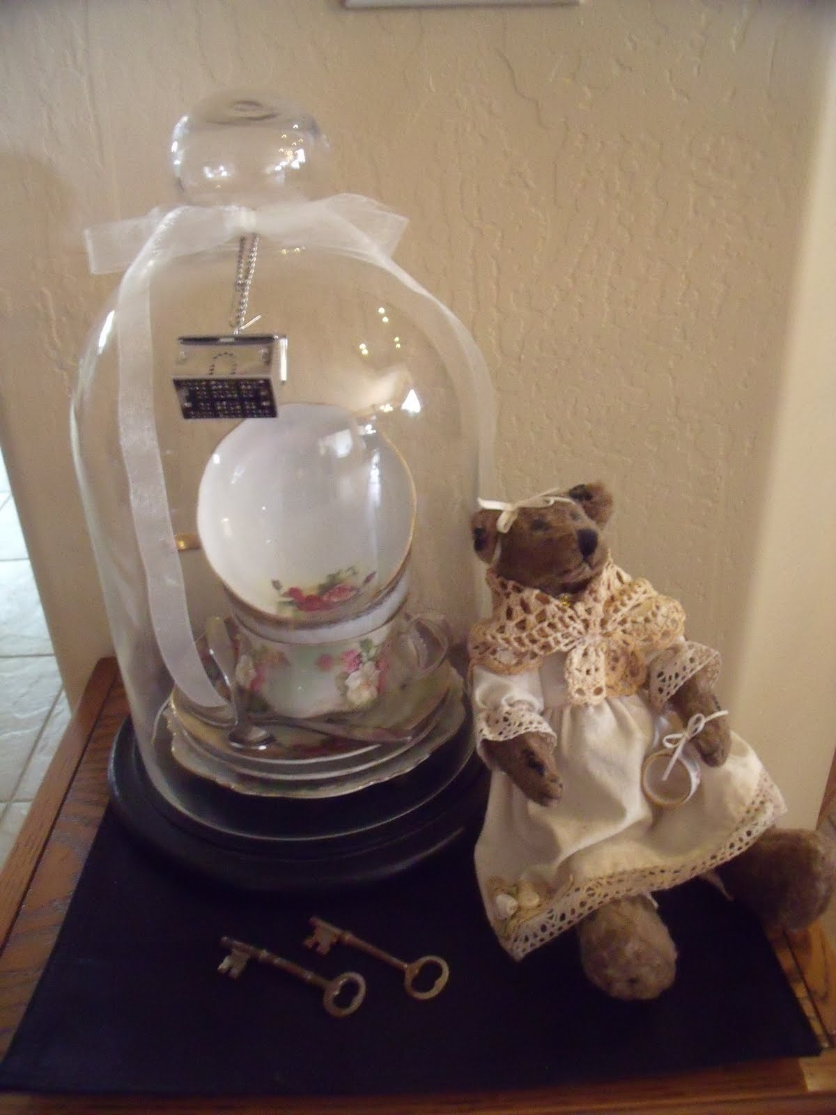 Thinkin' of Home: It's Cloche Time in Blogland