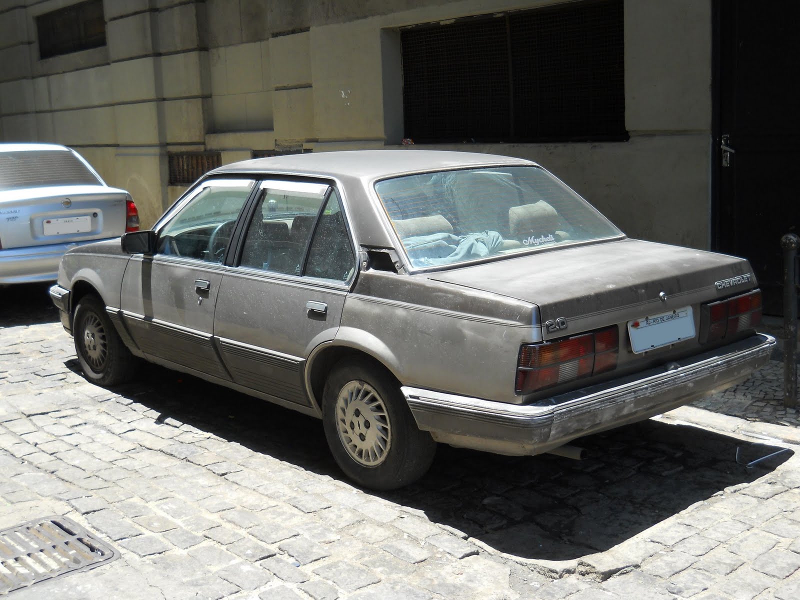 Registros Automotivos do Cotidiano: Chevrolet Monza Classic SE 1989