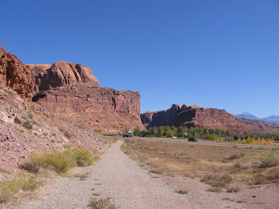 Four Corners Hikes-Arches National Park: Courthouse Wash Rock Art