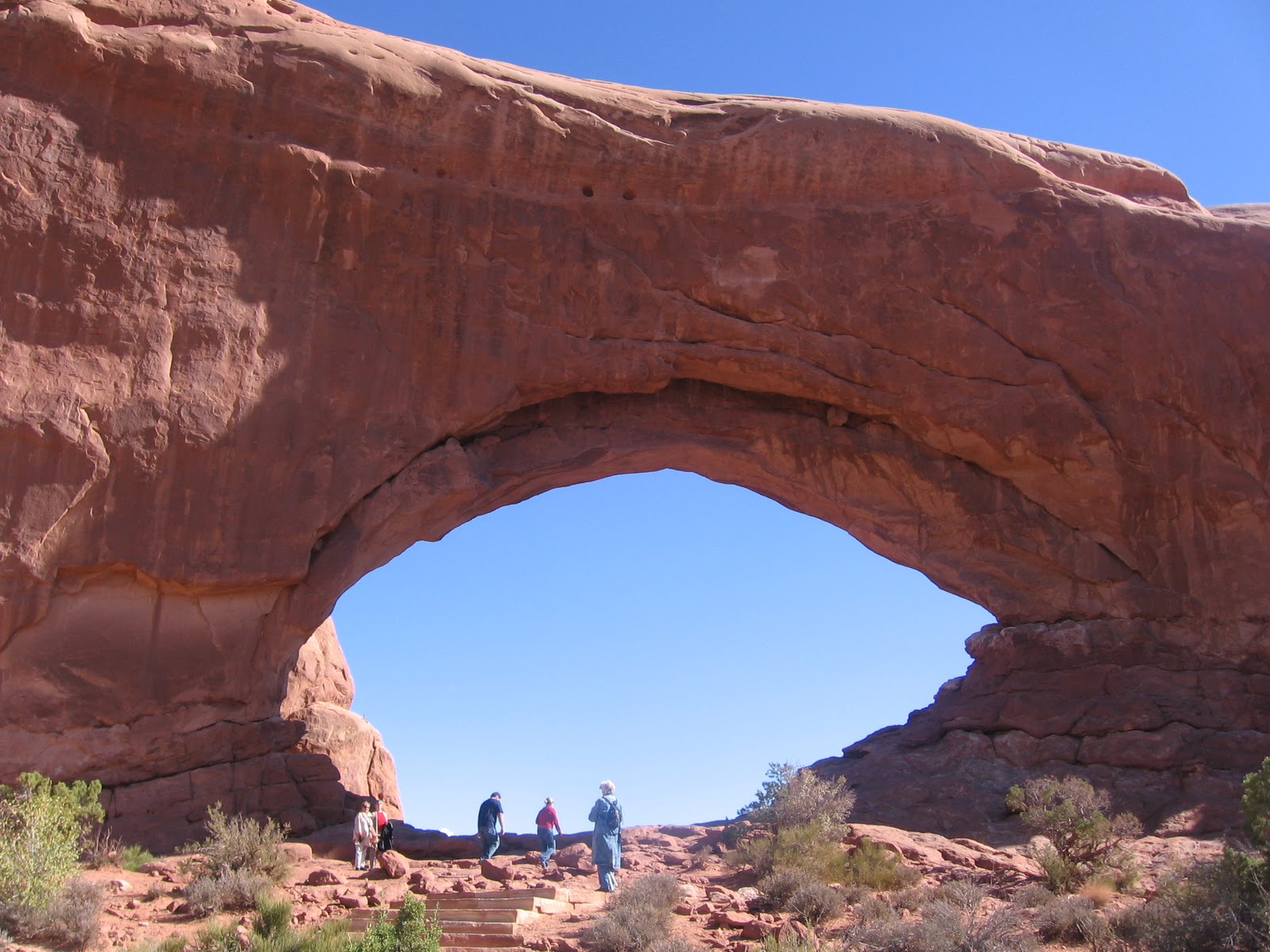Four Corners Hikes-Arches National Park: Arches Windows Trail