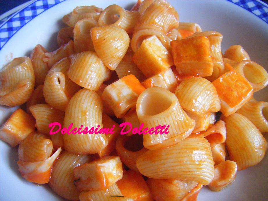 Pasta con surimi al pomodoro da dolcissimi dolcetti su Akkiapparicette
