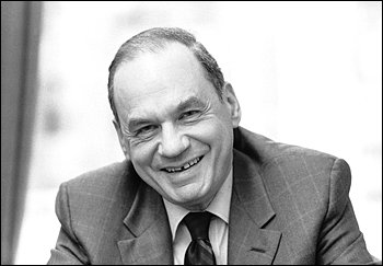 Armchair Actorvist: Book 'em Obits