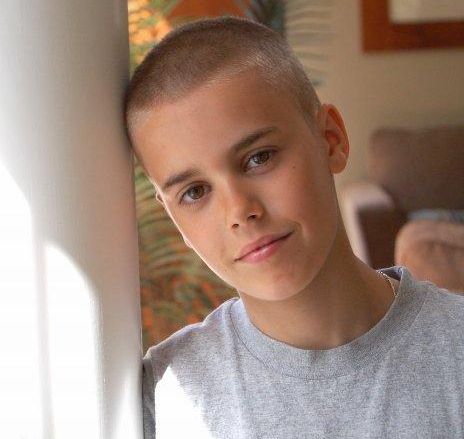 Justin Bieber Lindo: E o cabelo?: Justin Bieber fica careca em talk show
