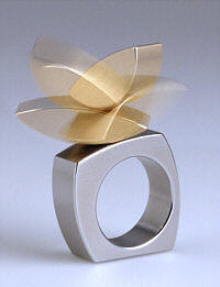 Kinetic Adornments - Moving jewelry / The Beading Gem