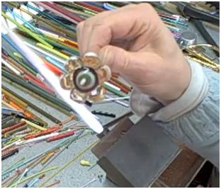 How Lamp Work Artisans Create Special Bead Effects / The Beading Gem