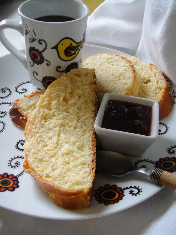 Tessons et macarons: Tsoureki - τσουρέκι (pain pascal grec)