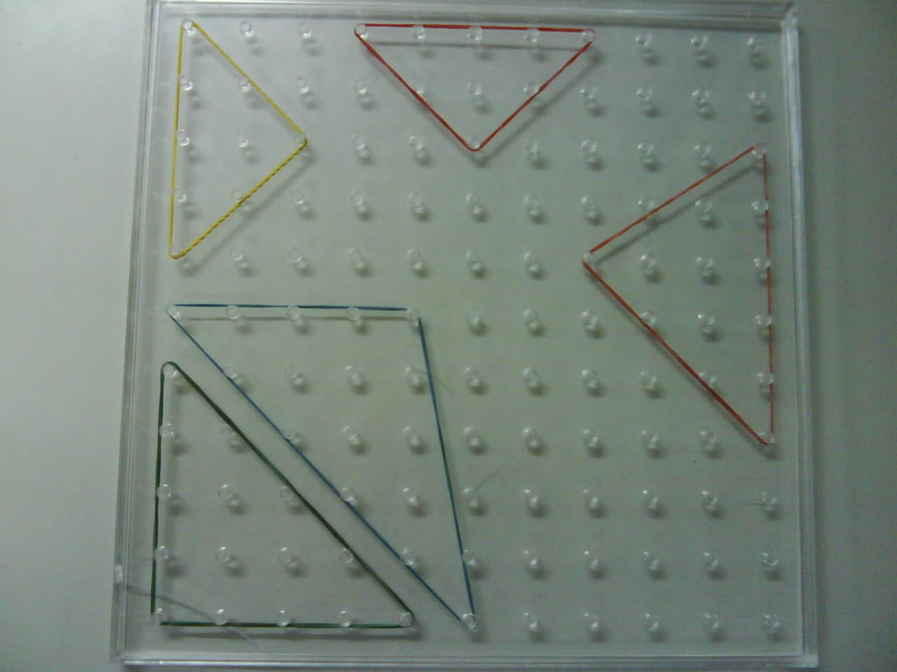 Os Pequenotes: Geoplano