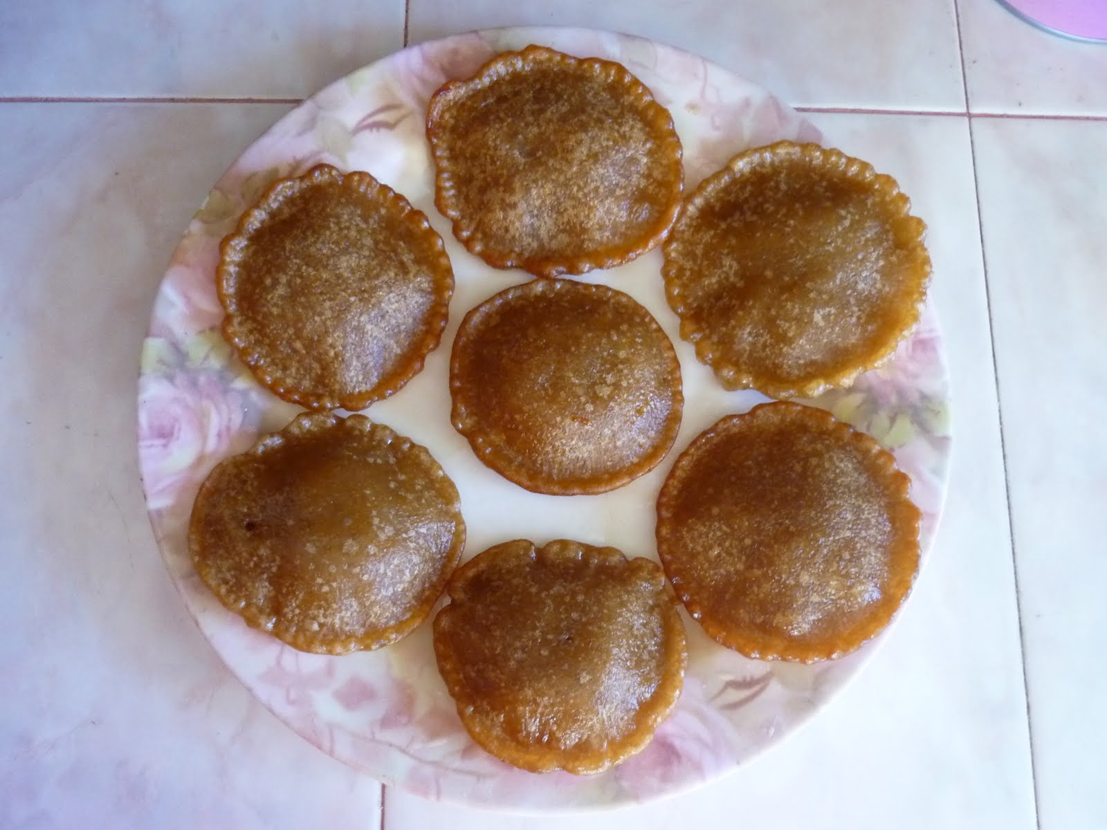 CUTE OVEN, SMALL KITCHEN: KUIH PENYARAM aka MEXICO HAT