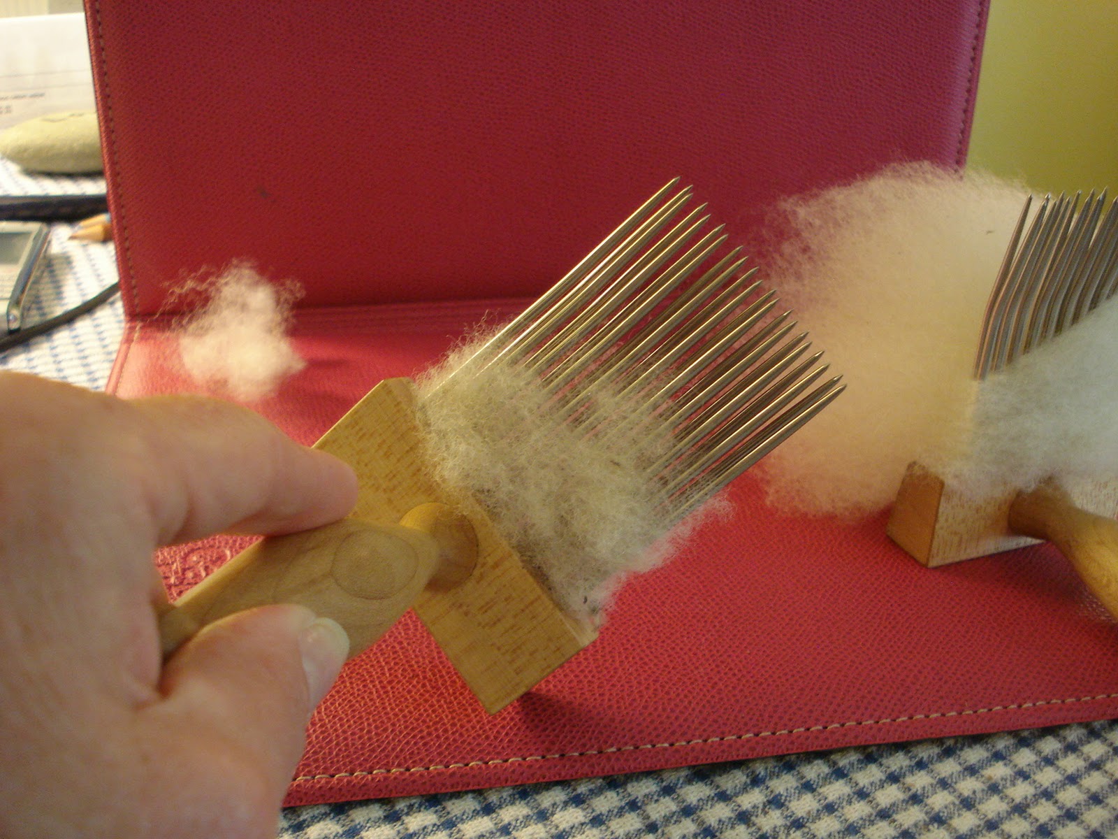 100-Mile Wear: Cleaning fibre with wool combs -- Rambouillet