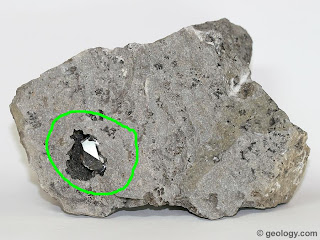 bermartaharia: Tahukan kamu bahwa Intan itu Batu yang paling keras?