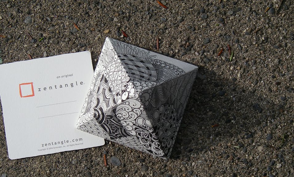 Zentangle: Ancient Pyramids