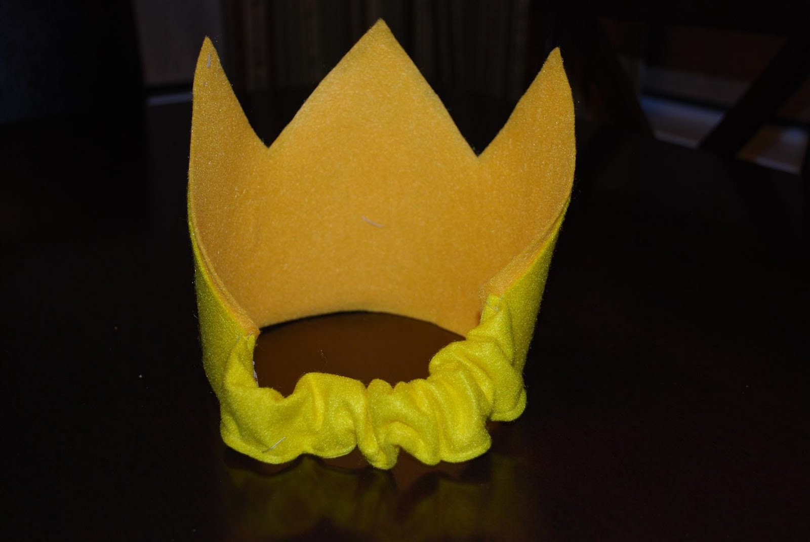 craftyc0rn3r: Super Mario Birthday Party - Princess Peach Felt Crowns