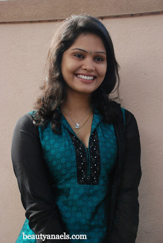 HOT HOT ACTRES: Hot ‘Ashmitha’ Actress Images