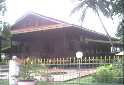 Rumah Adat Gorontalo - Indo Poster