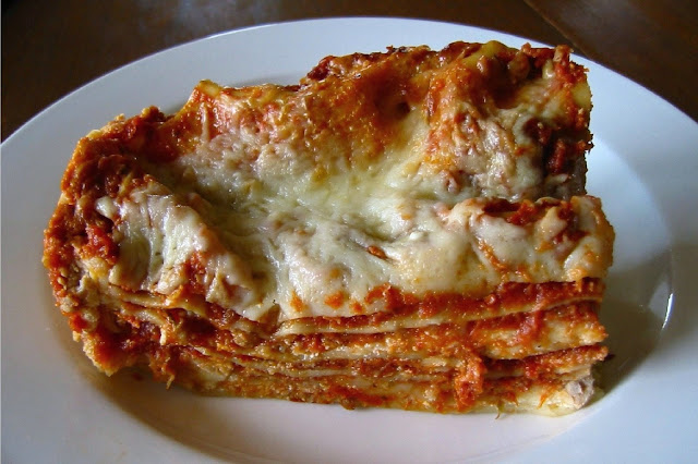 zsuzsa is in the kitchen: 03.10