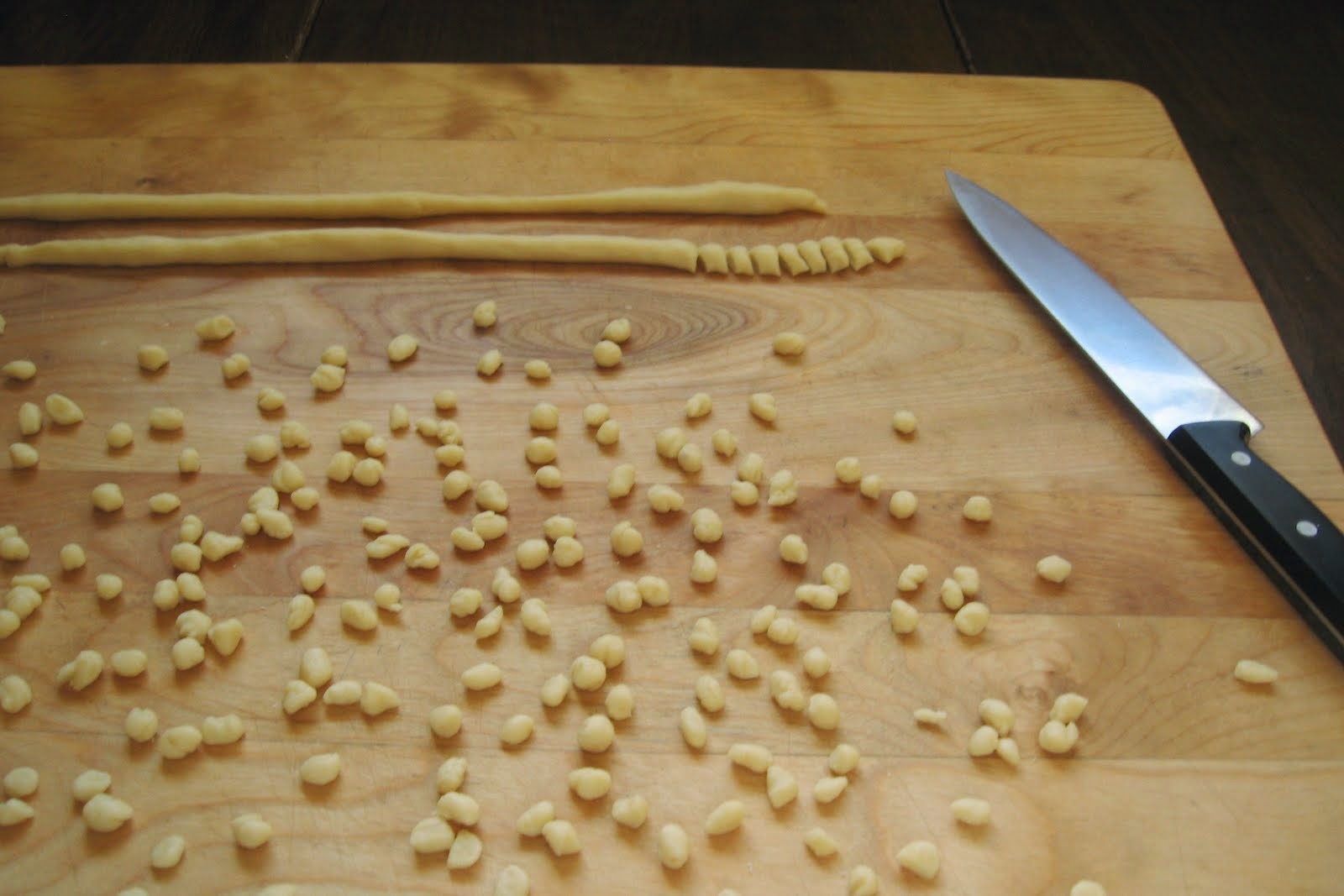 zsuzsa is in the kitchen: PINCHED NOODLES - CSIPETKE