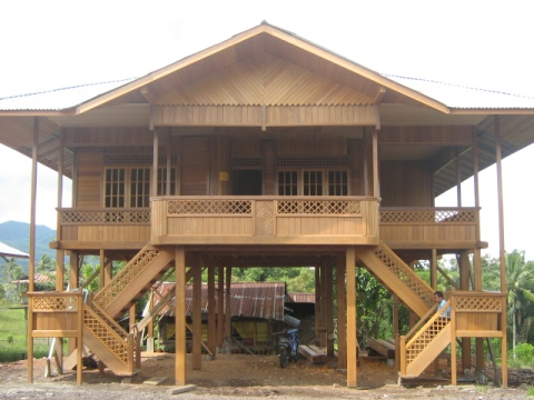 high quality wooden house: wooden house of woloan