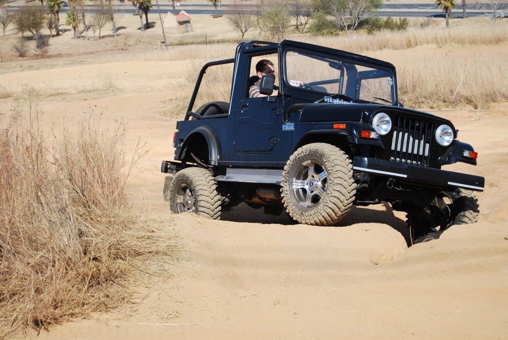 Amazing Automobile: Mahindra Thar 4X4 Off-roader - Pitures, Wallpapers ...