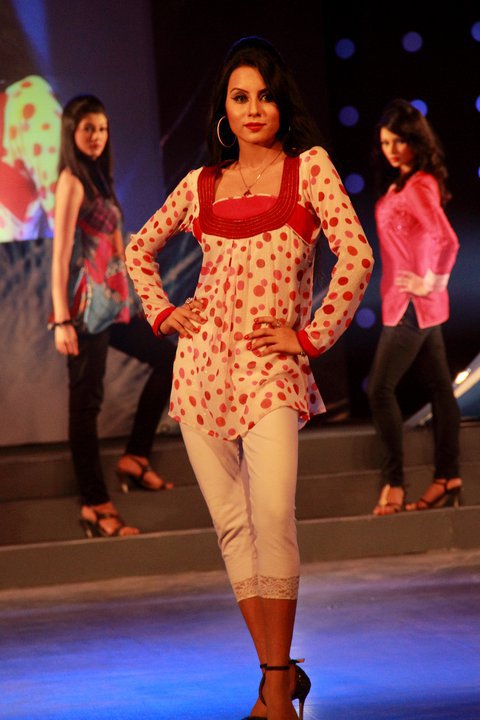 Mahbuba Islam Rakhi - Lux Channel I Superstars 2010 Winner In Gala Ceremony