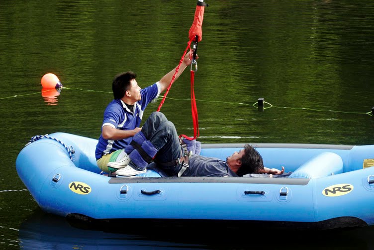 acrossplanet: Bungy Jumping in Sunway Lagoon