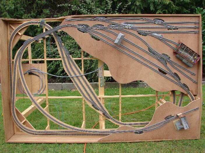 Modelspoorbaan Mittelbrücke: Ontwerp van de onderbouw