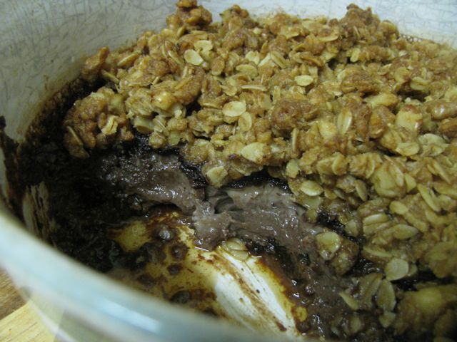 Green Gourmet Giraffe: Chocolate custard crumble