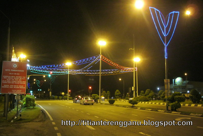 Menyelusuri Keindahan Terengganu: Kemaman Di Waktu Malam