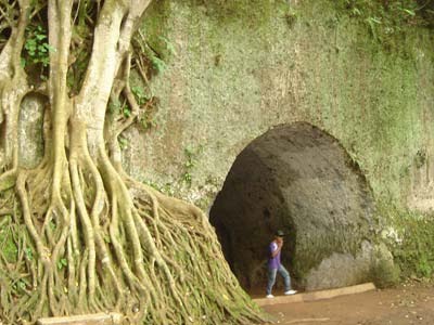 Kota Bandung: Dago Pakar Cave