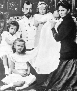 Historia es vida: ASESINATO ZAR RUSO NICOLÁS II Y FAMILIA. FOTOS