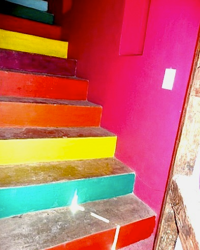 lalamoon: ideas...coloured stairs