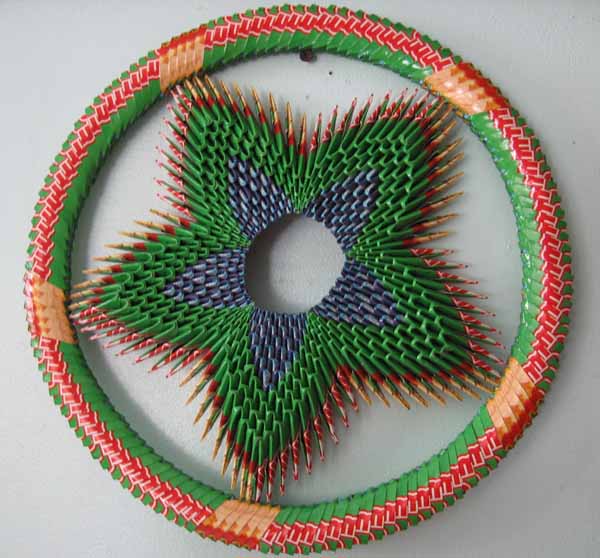 Through the French eye of design: THE REUSE RECYCLE WREATHS
