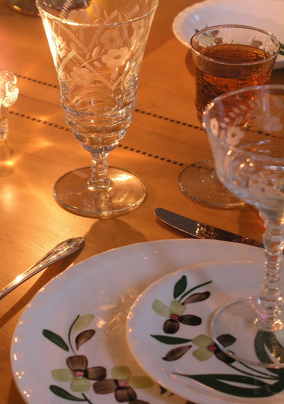 Affordable Accoutrements: Time Capsule Table!