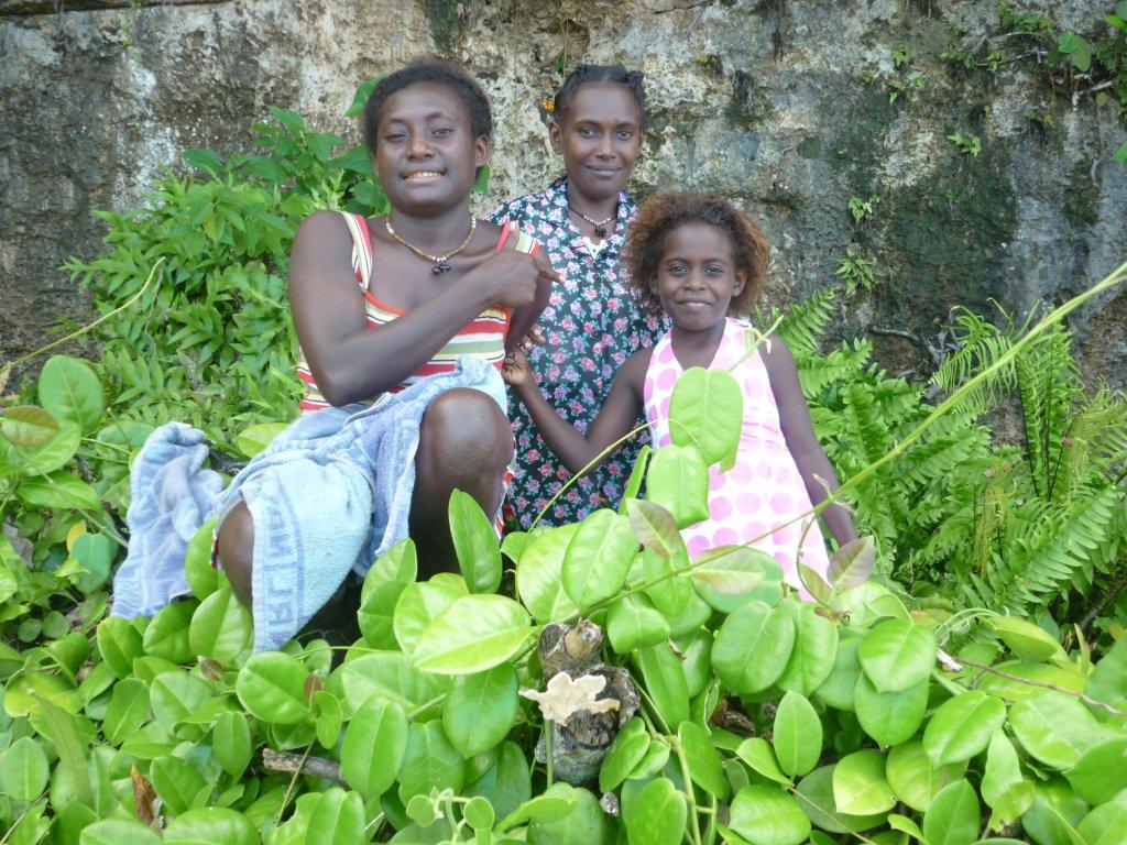EARTHWALK : What it means to be family in PNG.