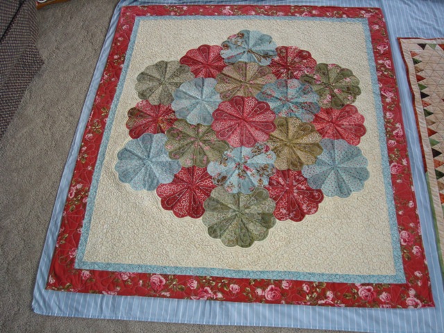 Three Mennonite Quilting Sisters: December 2010 Three Mennonite Quilting Sisters: December 2010