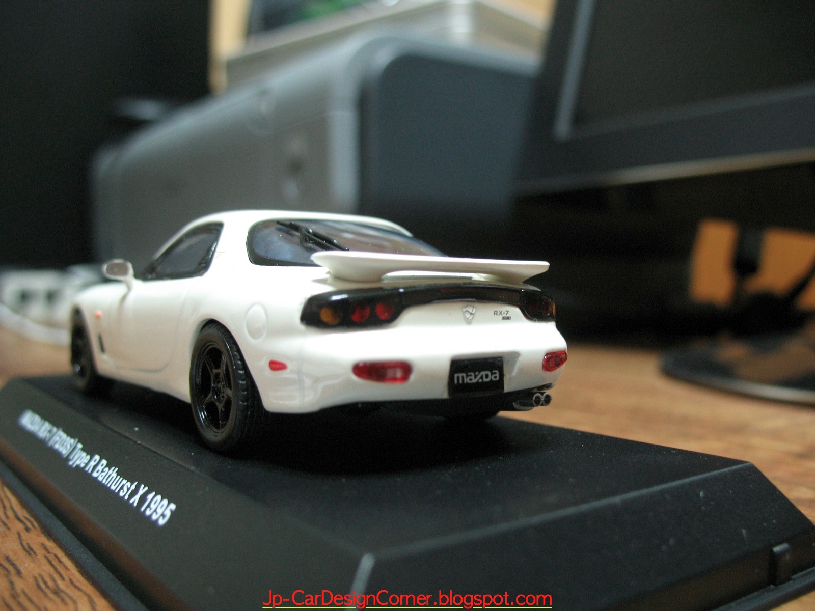Mazda RX-7 (SA22C, FC3S & FD3S) scale models arrived!