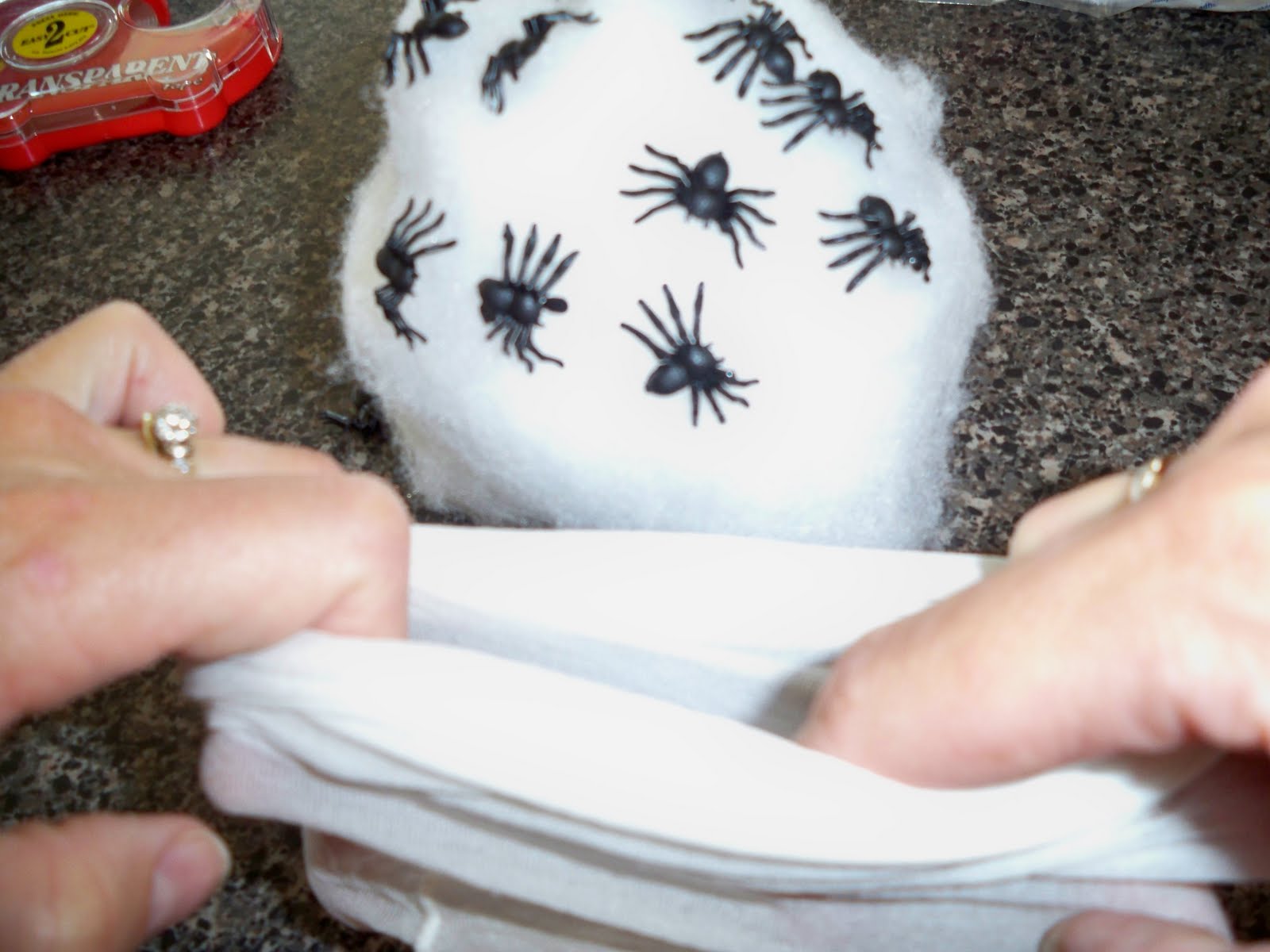 You Craft Me Up!: Spider Egg Sack Tutorial