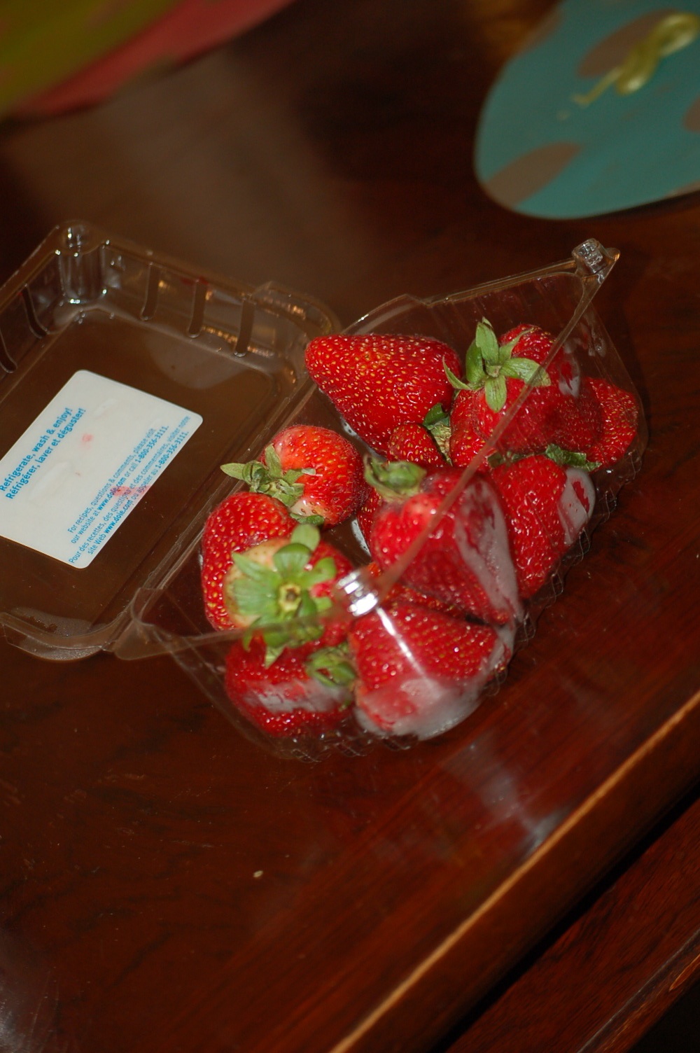 MyBrownBaby: Home Made Love: Strawberry and Cookie Crumble Sundaes