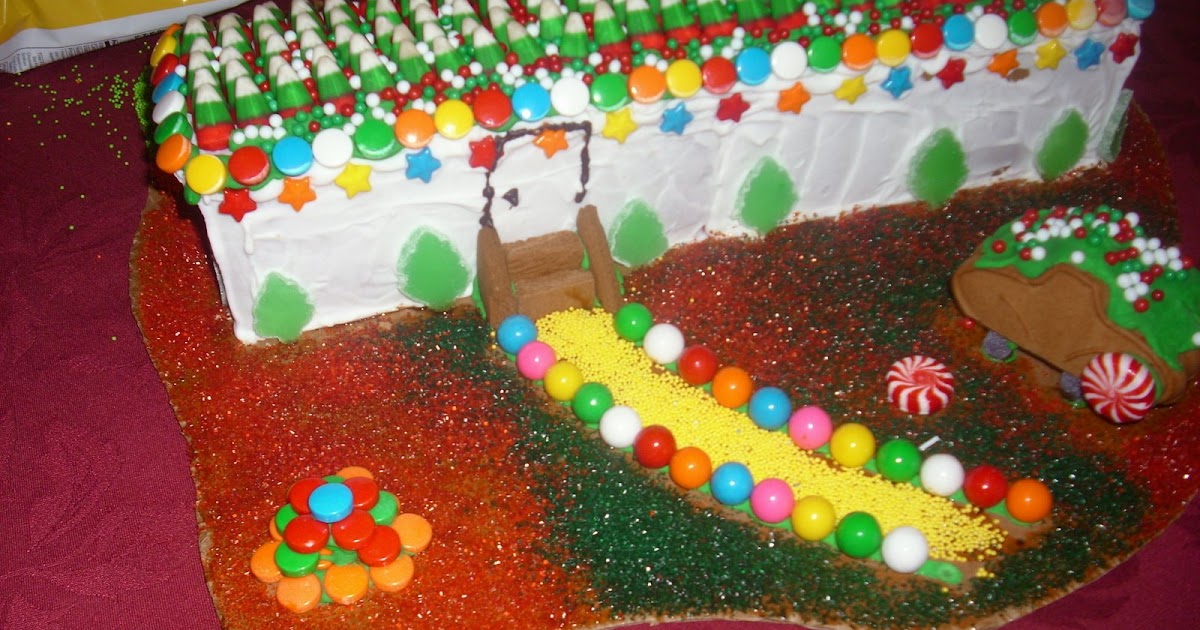 Classic Mary Moments: Redneck Gingerbread House!!!