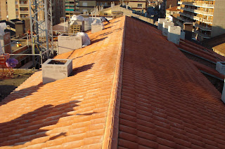 estructuras de tejas y maderas