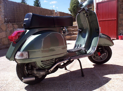 V Classics Motorcycles: Vespa P200E. (Verde Audi All Road)