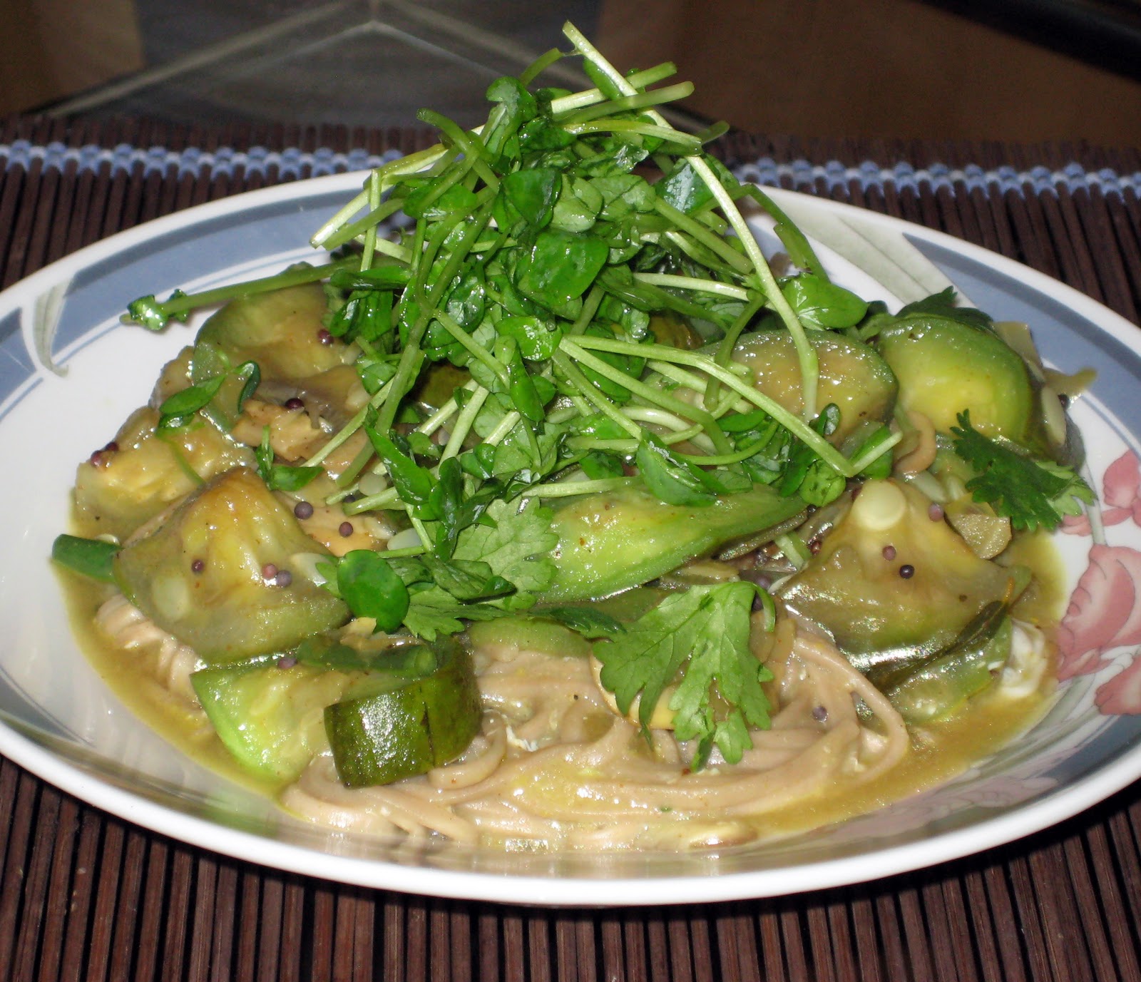 Cook Food. Mostly Plants.: Soba Noodles with Luffa Squash