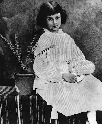 Poe Forward's Edgar Allan Poe Blog: Deathday: Alice Liddell, the real ...