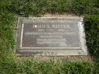 RIP Los Angles: Celebrity Grave: John Ritter - Actor & Comedian