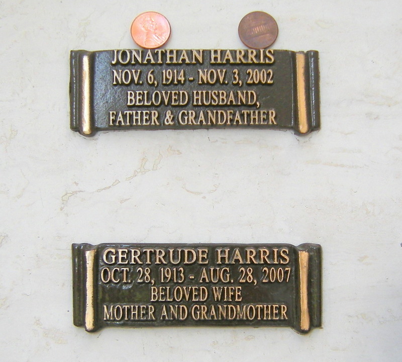 RIP Los Angles: Celebrity Grave: LOST IN SPACE Actor Jonathan Harris