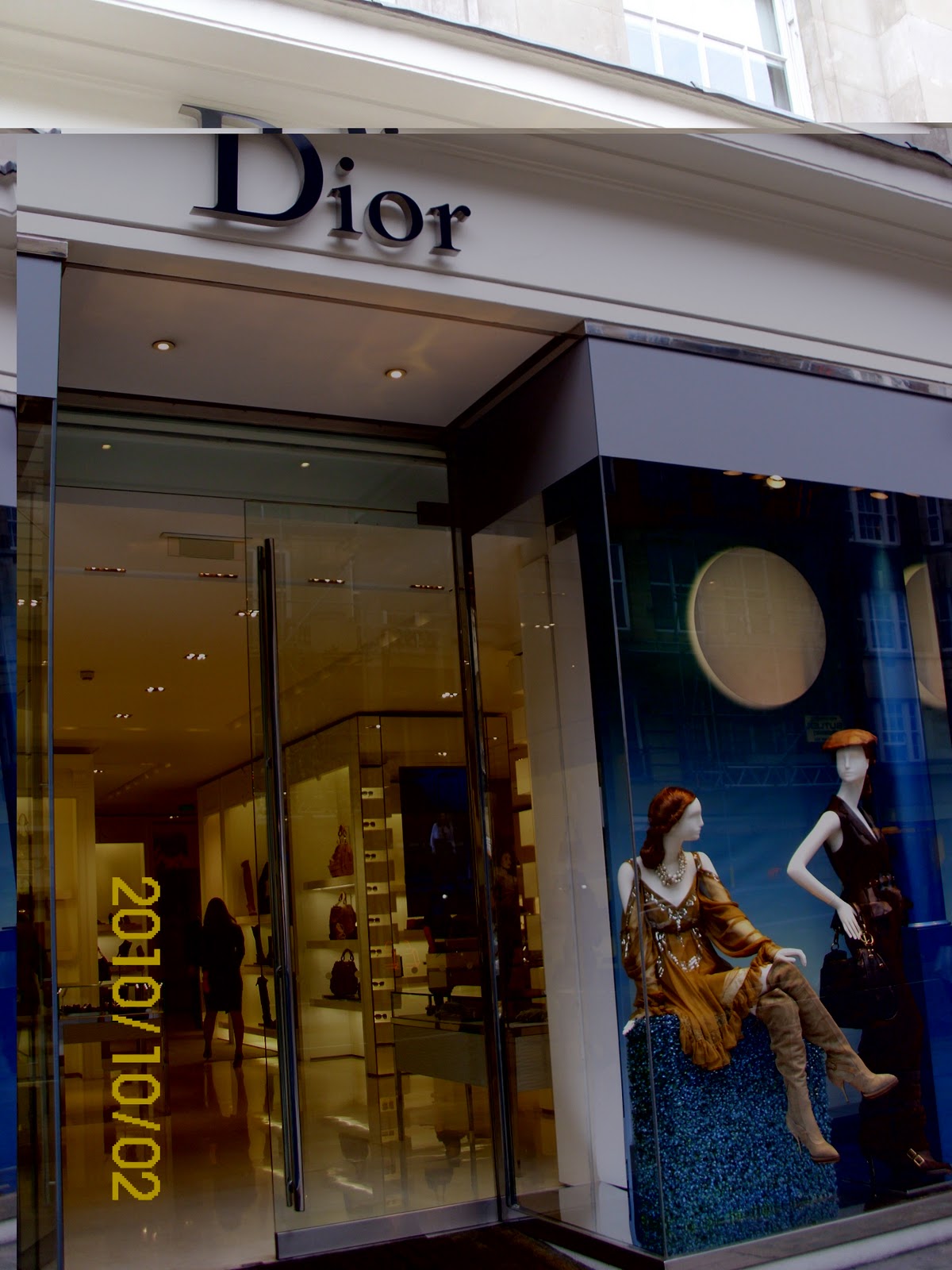 Emily's Blog.: Dior's Visual Merchandising and Advertising