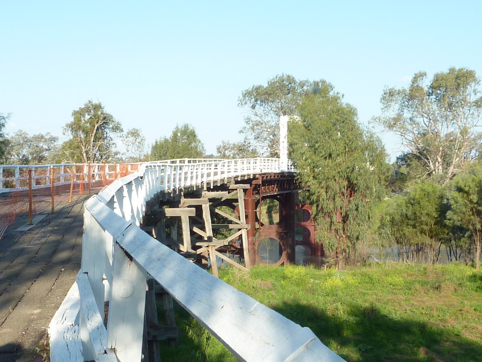 Snodge's subjective travel blog: Day 7 - Bourke: Mt Oxley, PV Jandra ...