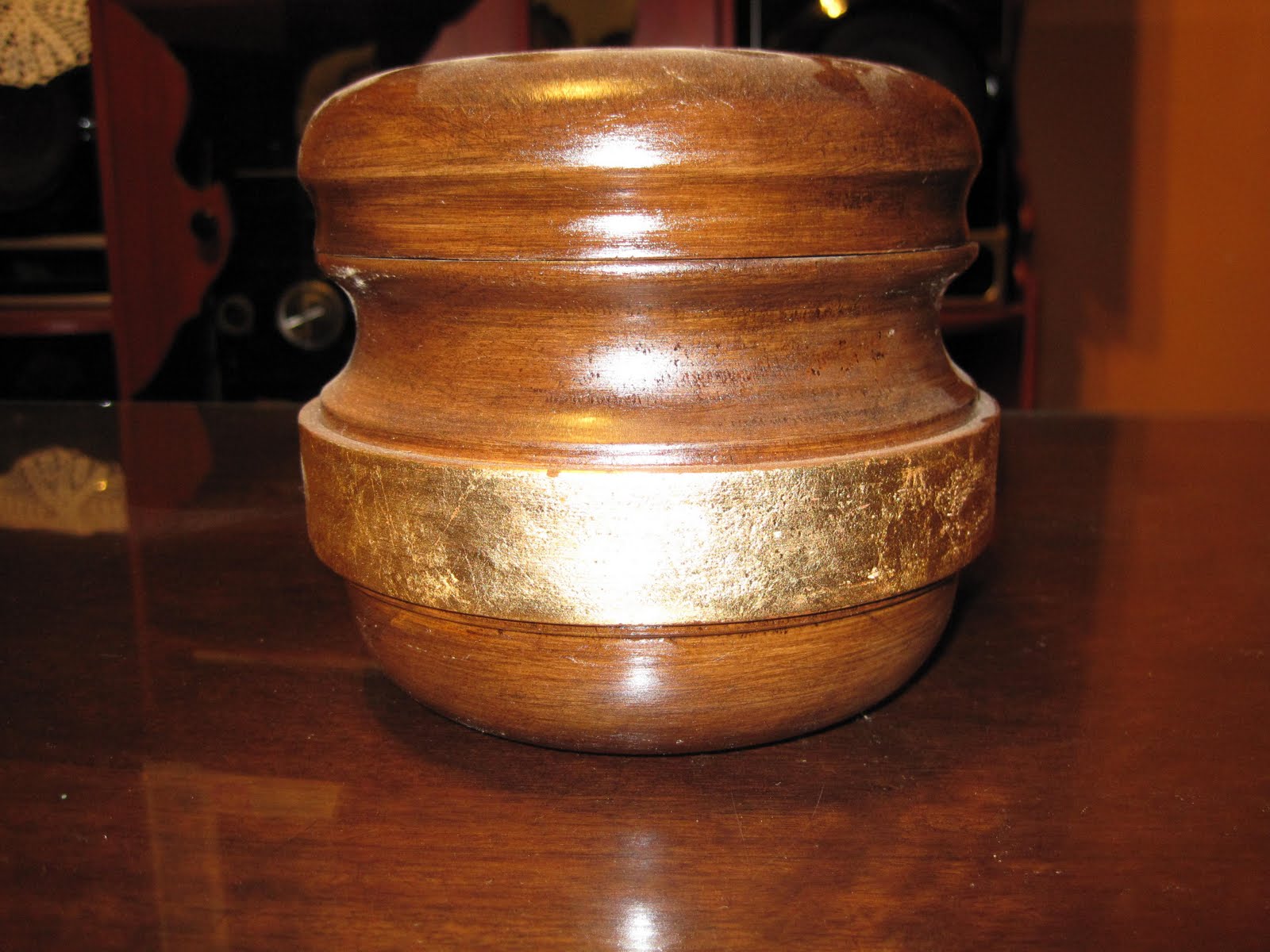 TORNERÍA EN ARTESANÍA: BOMBONERAS DE MADERA TORNEADA