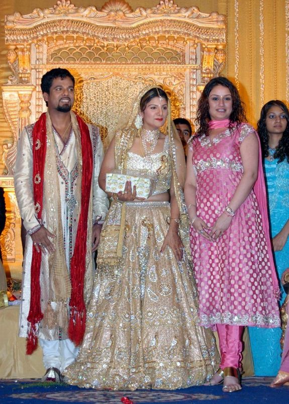 TAMIL CINEMA NEWS: Film Actress Ramba wedding reception photos / stills
