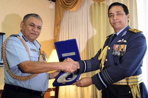 India's Air Force Commander Air Chief Marshal P.V. Naik ( Photos) | Sri ...